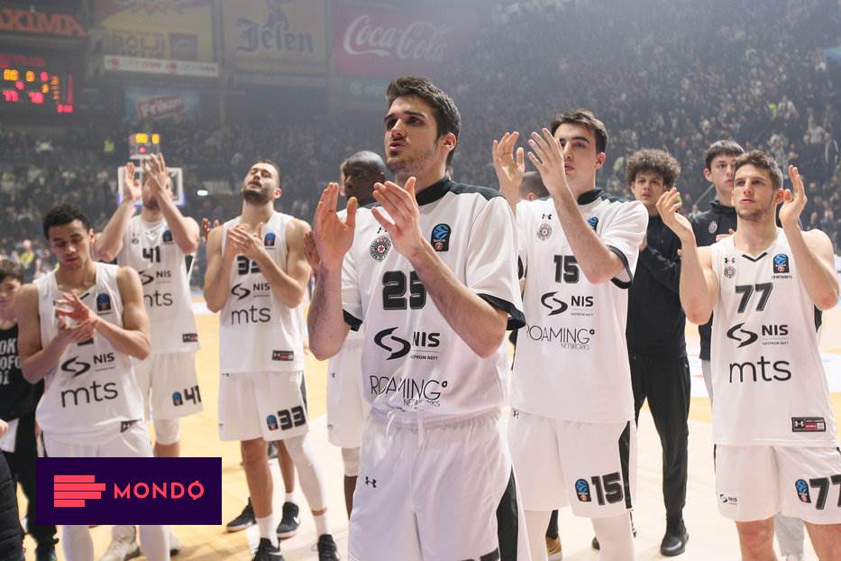 Navijaci-Grobari-na-treningu-KK-Partizan-posle-poraza-od-Ritasa | Sport ...