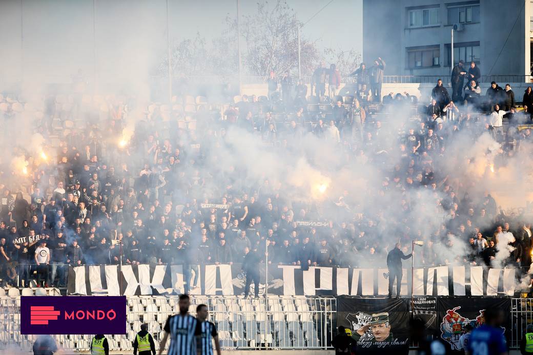 Navjiaci-upali-na-trening-FK-Partizan | Sport | Fudbal