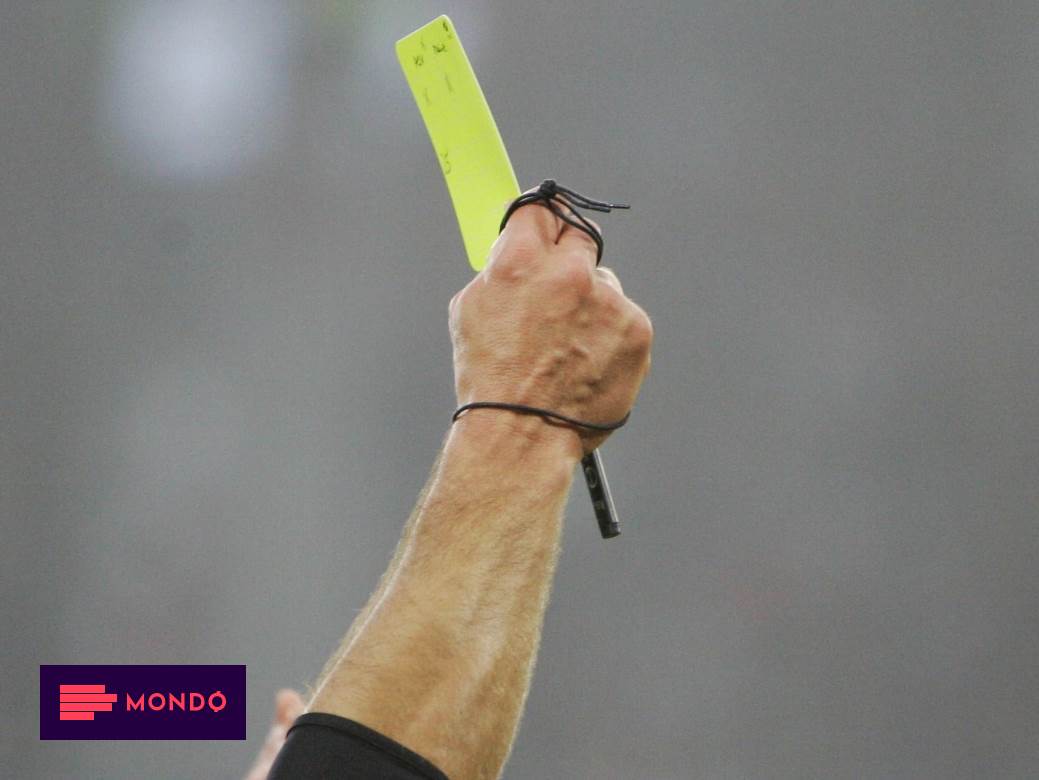 Prijedlog doktora FIFA žuti karton pljuvanje na teren | Sport | Fudbal