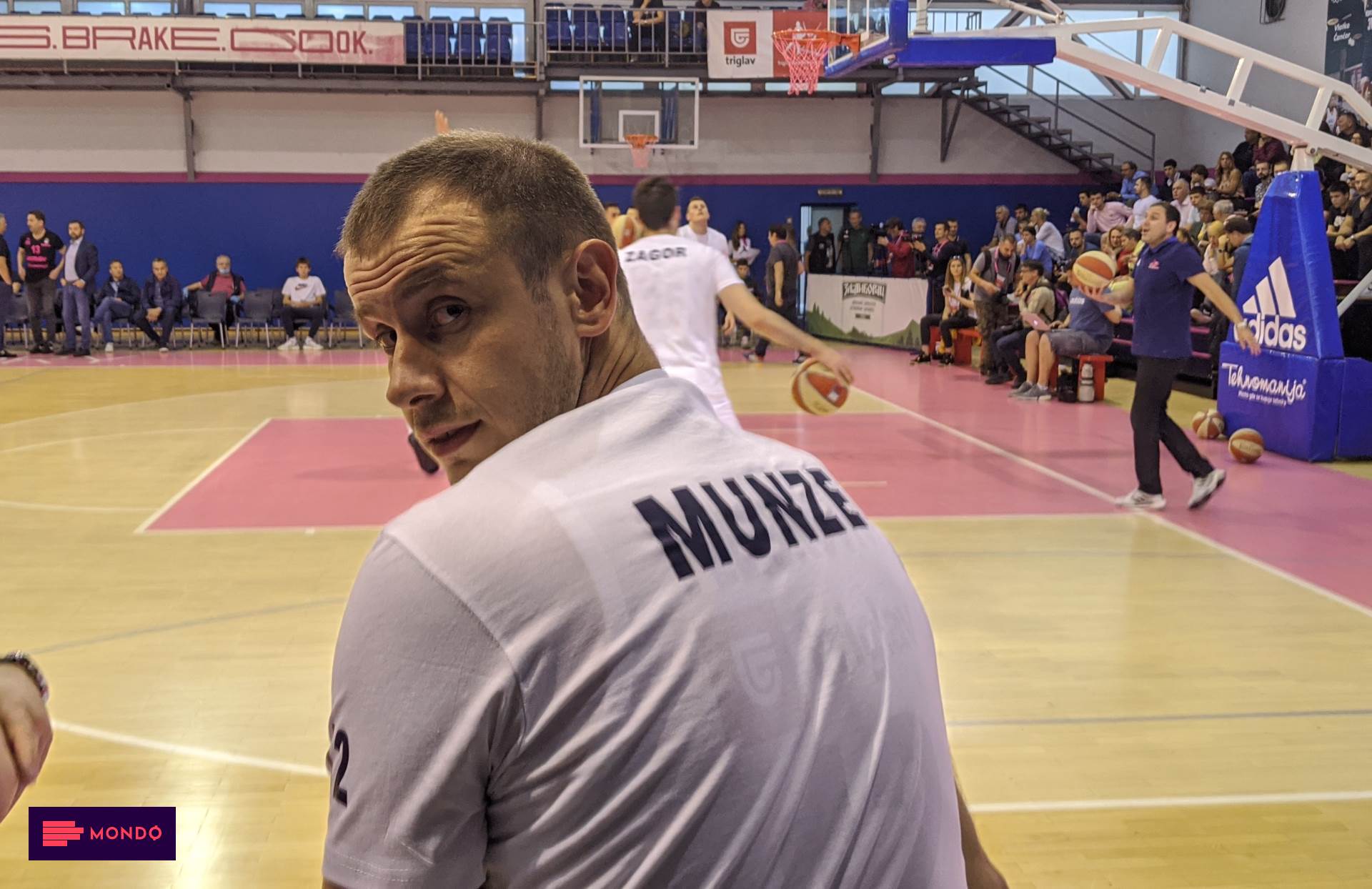 Novica-Velickovic-oprostaj-dejan-Milojevic-od-Mega-Bemaks-revijalna ...