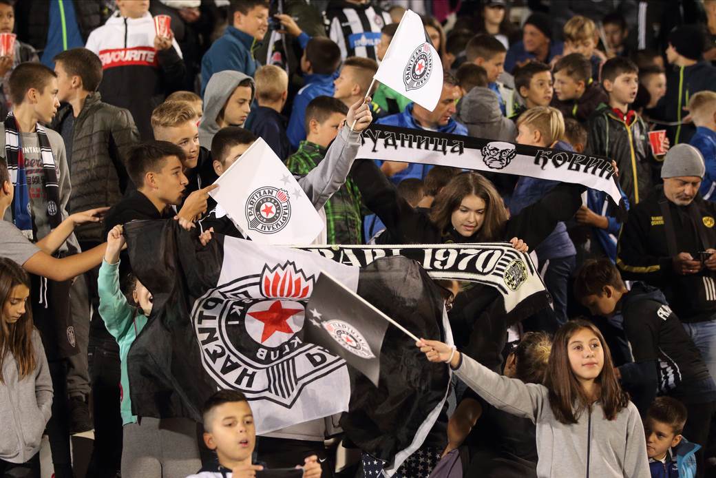 Partizan-grb-simboli-amblem-Zeljko-Pantic-navijaci | Sport | Fudbal