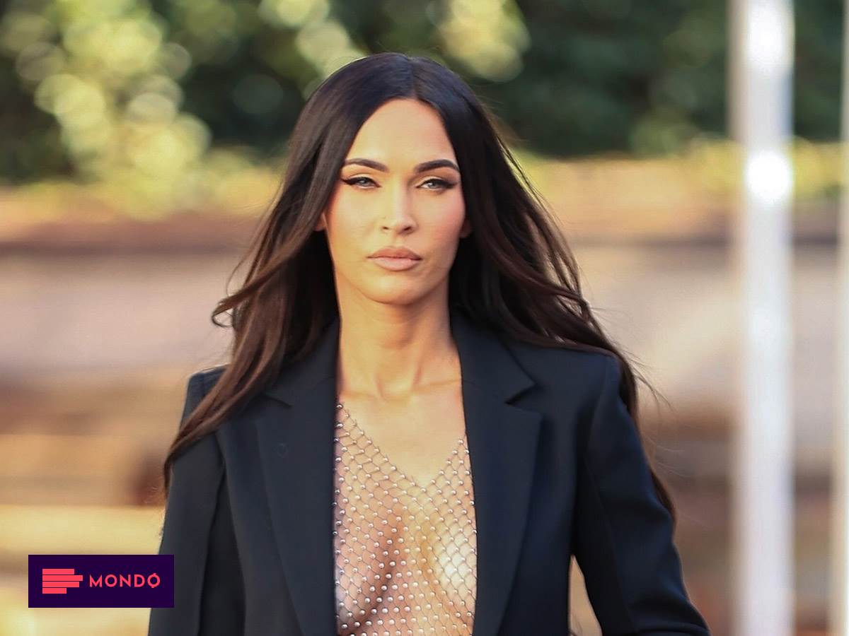 Brutalno izdanje Megan Foks! Na škakljiva mjesta stavila samo lančiće ... Brutalno izdanje Megan Foks! Na škakljiva mjesta stavila samo lančiće ...