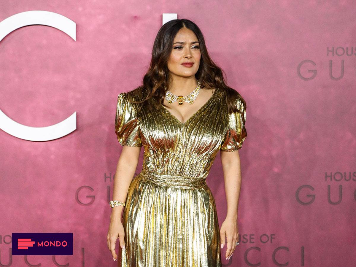 Selma Hajek u zlatnom izdanju! Evo haljine zbog koje je svi prozivaju ...