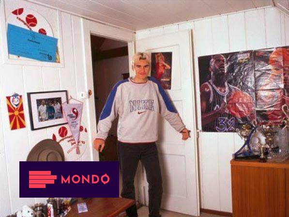 Rodzer-Federer-sa-makedonskom-zastavom-na-zidu | Sport | Ostali sportovi