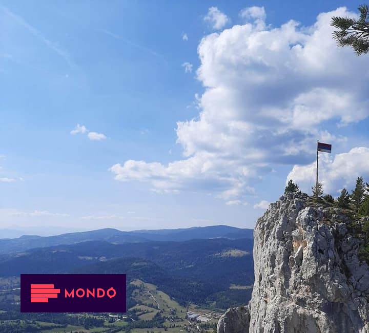 Crvene stijene na Romaniji postale spomenik prirode | Info | Društvo