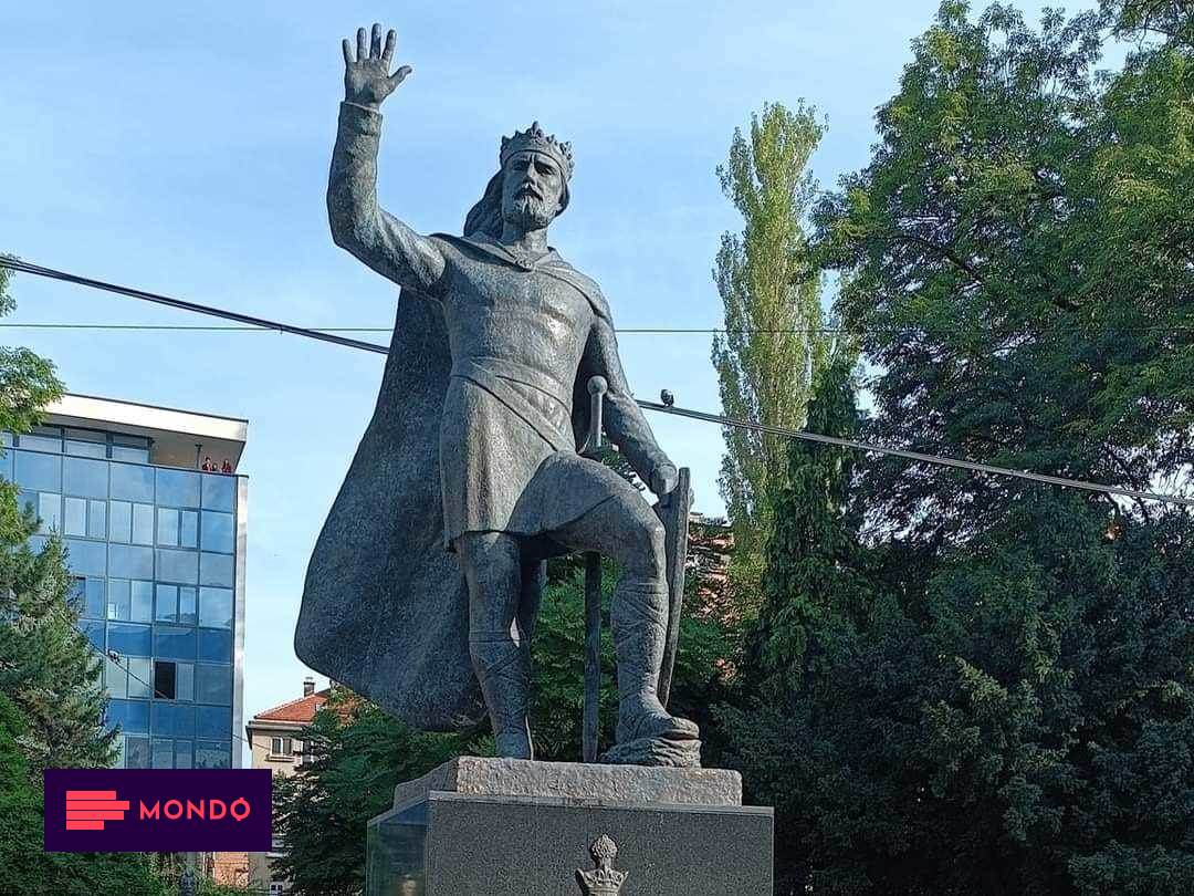 Spomenik kralju Tvrtku u Sarajevu i Banjaluci | Info | Politika