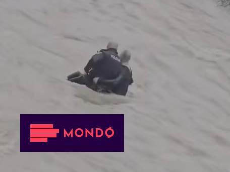 Poslanik Smajo Mandžić skočio u rijeku da spasi policajce | Info | Crna ...