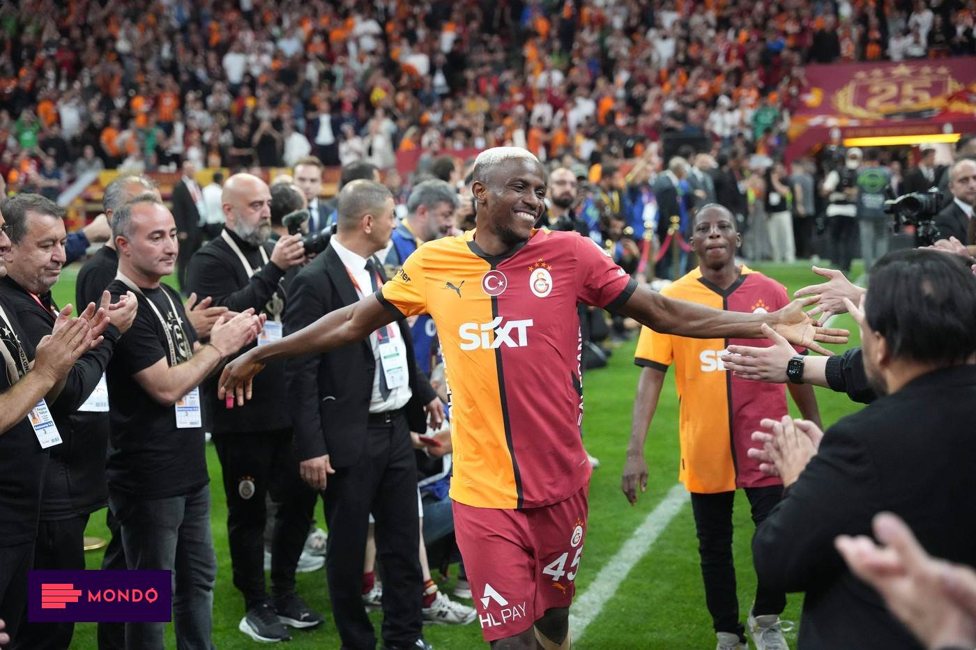 Viktor Osimen operisao slomljenu ruku | Sport | Fudbal