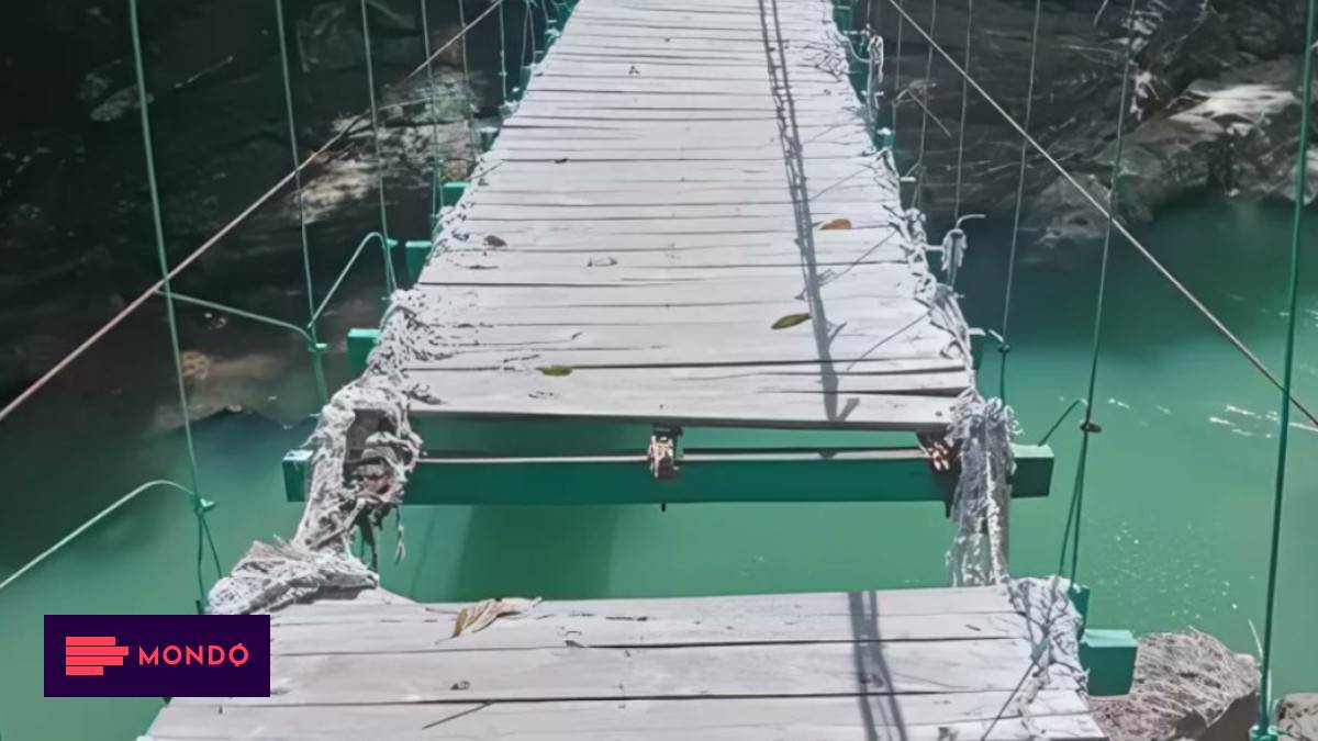 Stravična nesreća u Indoneziji: Srušio se most dok su se turisti ...