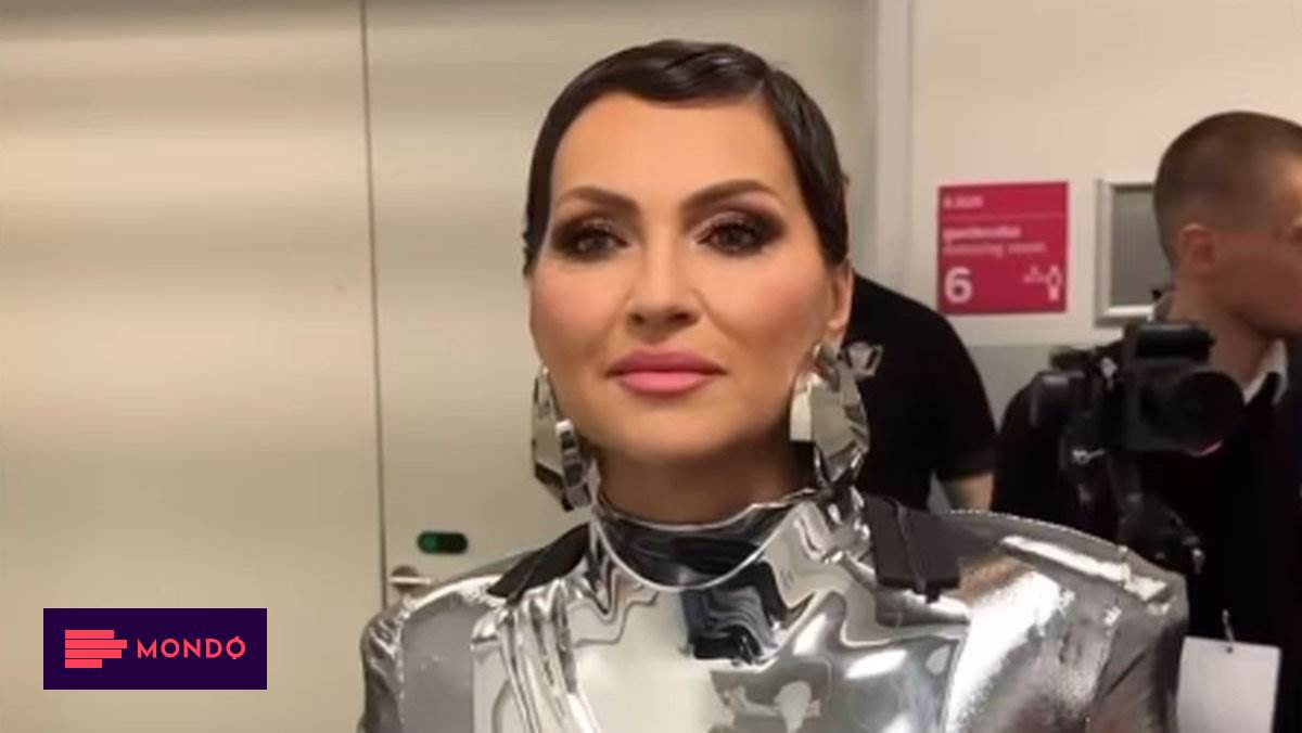 Nina Badrić se povrijedila na koncertu u Banjaluci | Zabava | Zvijezde ...